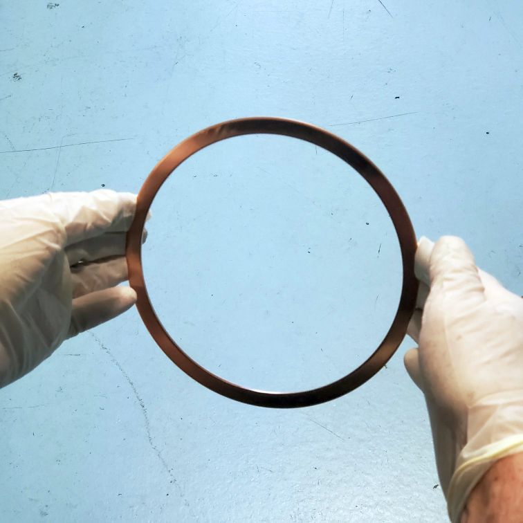 Removing and Installing Copper Gaskets On Vacuum Chambers | RBD TechSpot